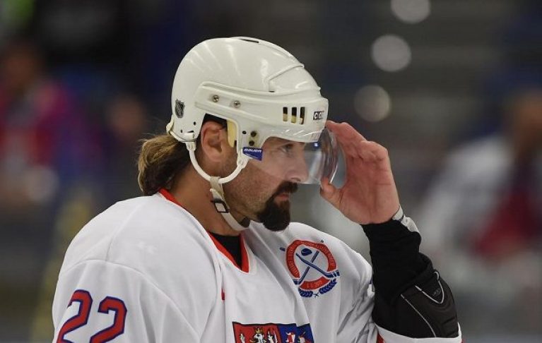 Hokejista Moravec se s aktivní kariérou rozloučil ve velkém stylu ...